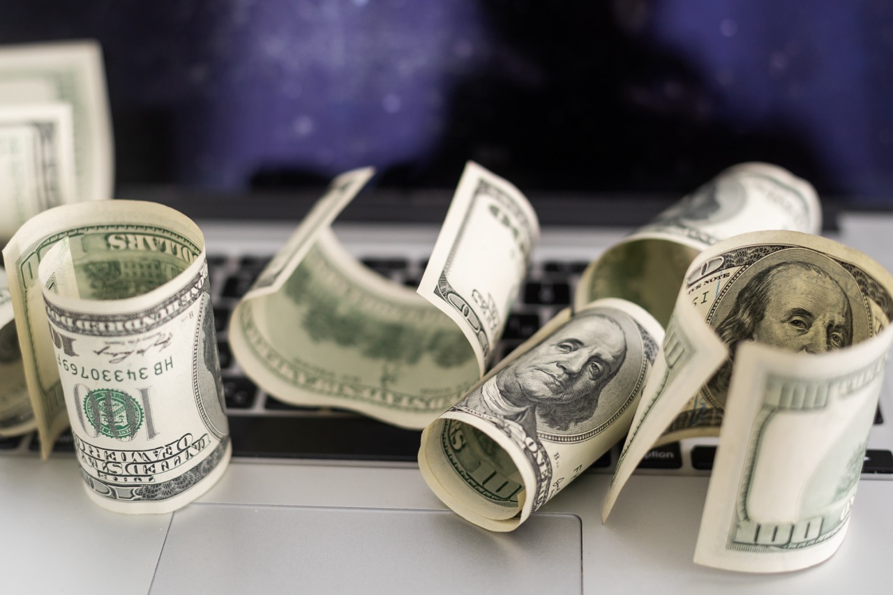 Thorstein Veblen: The Economist Who Criticized Conspicuous Consumption ...